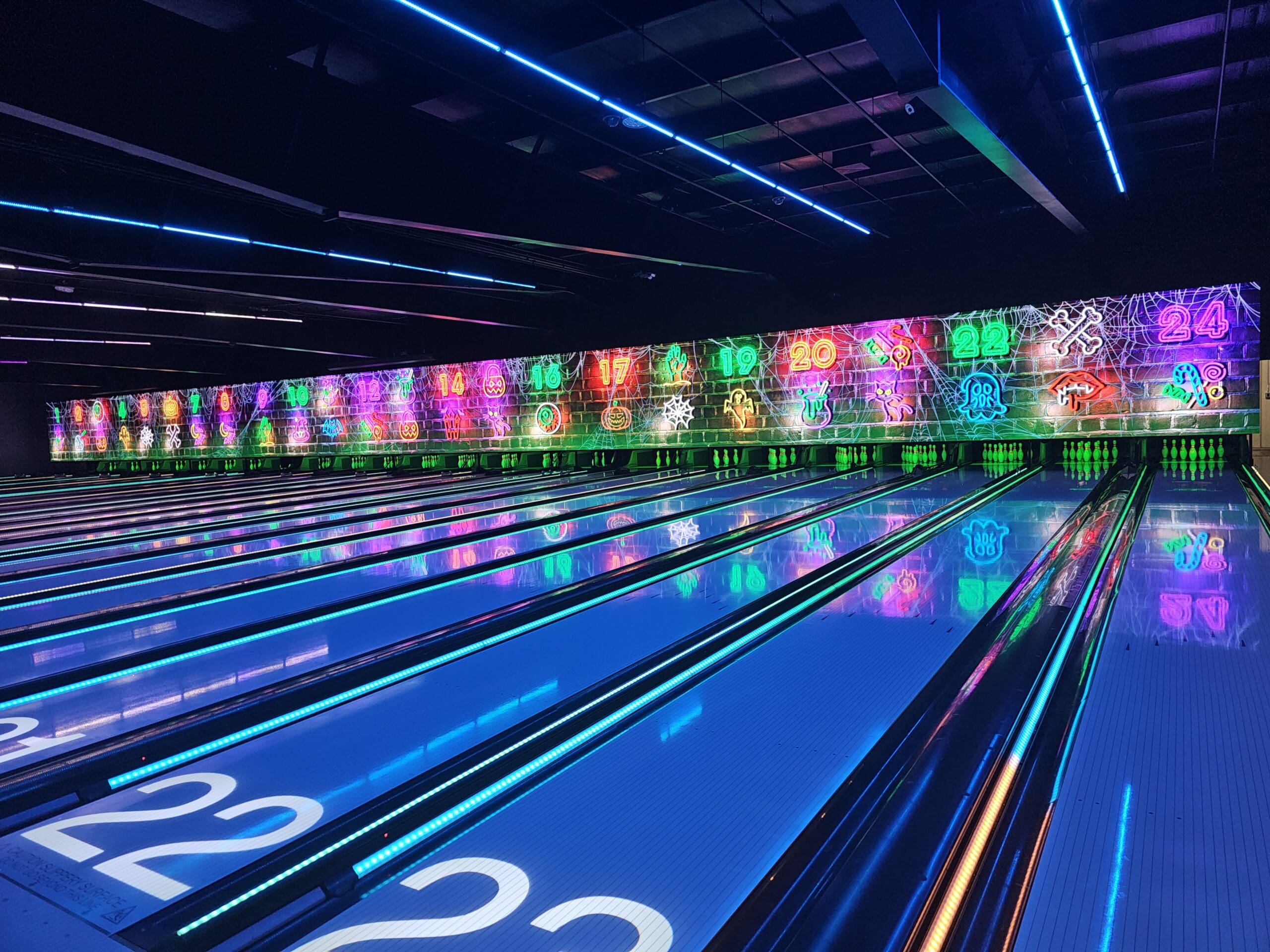 Bowling Alley | Family Fun | Things to Do | Hampton Lanes | Northampton, PA